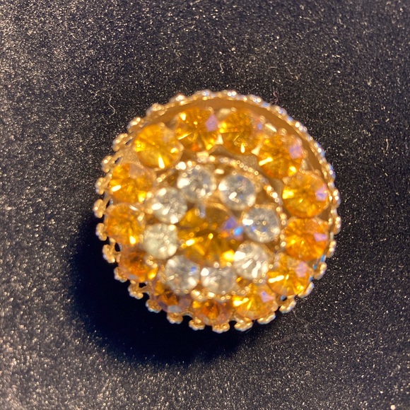 Coro | Jewelry | Vintage Coro Brooch | Poshmark